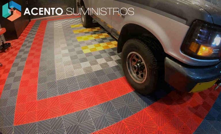 Piso modular para vehiculos, motos, concesionario, servitecas